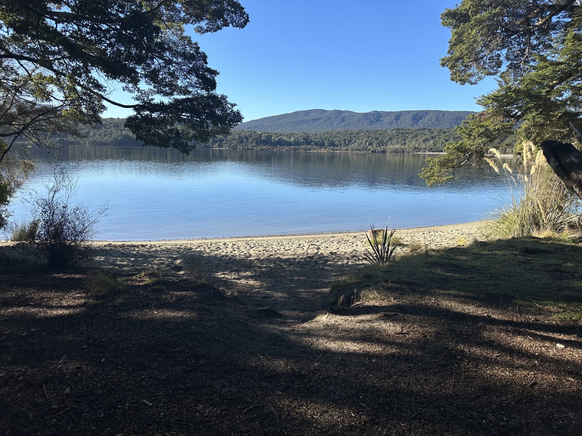 Shallow Bay Hut - Manapouri Water Taxis
